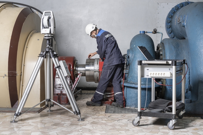 Laser Tracker - Highly accurate three-dimensional measurements :: Hydro ...